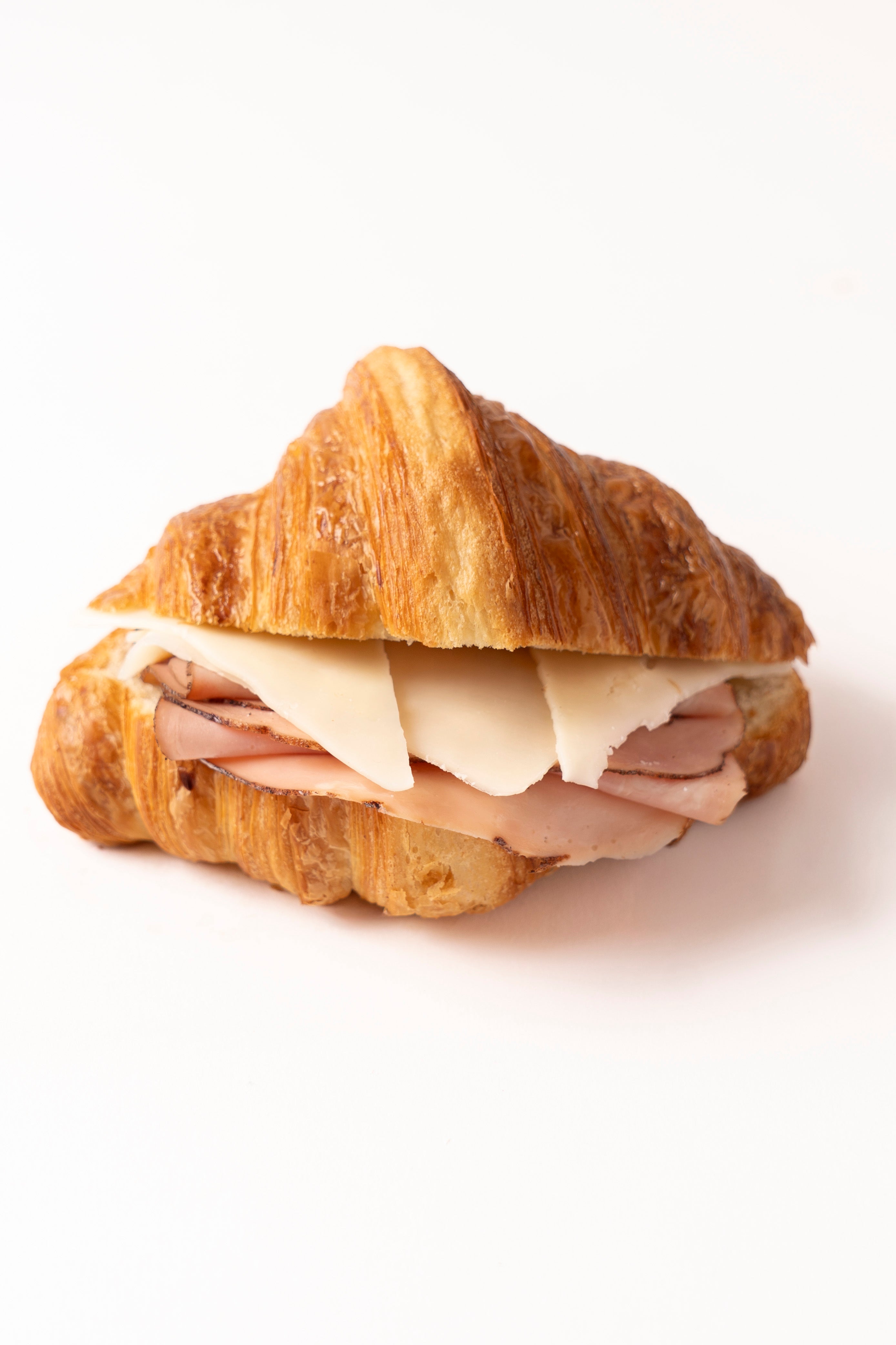 Croissant Artesanal Jamón y Queso – Maza Boulangerie & Patisserie